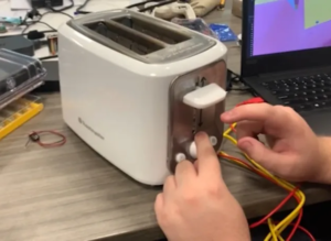 Shake That Button – Alternative controllers, video game installations and playful performances