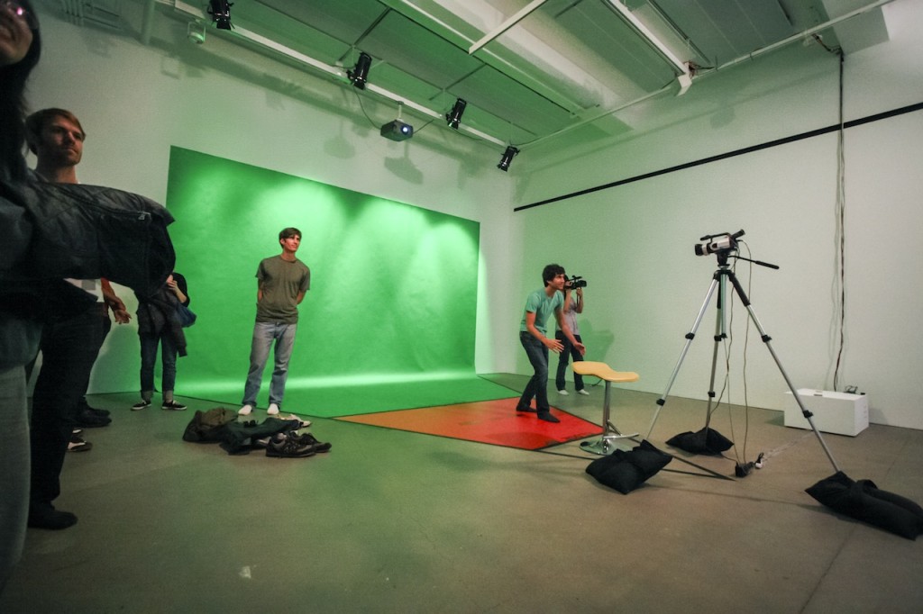 Body Hack – Shake That Button