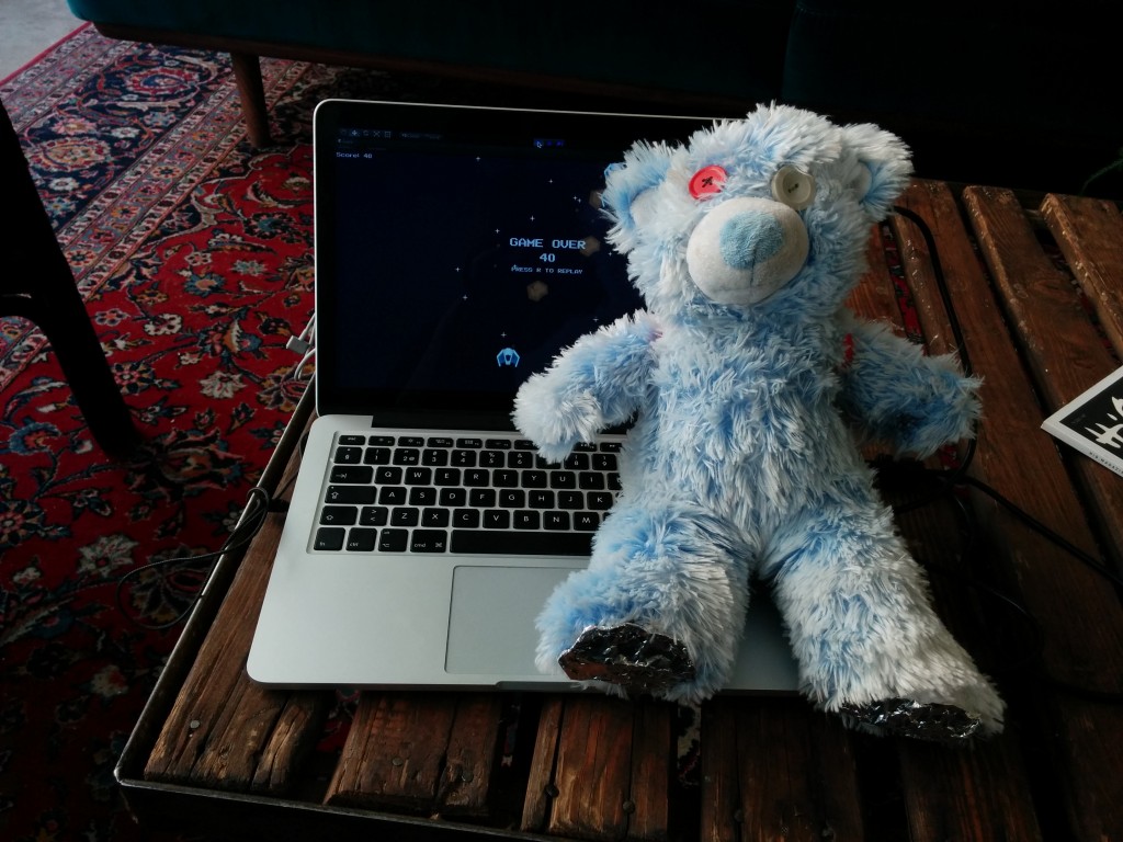 Teddy Controller – Shake That Button