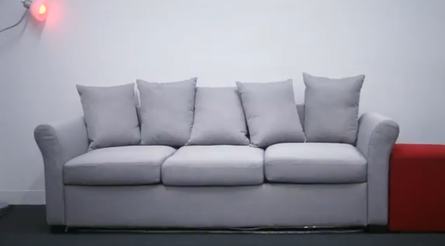 Hellcouch – Shake That Button