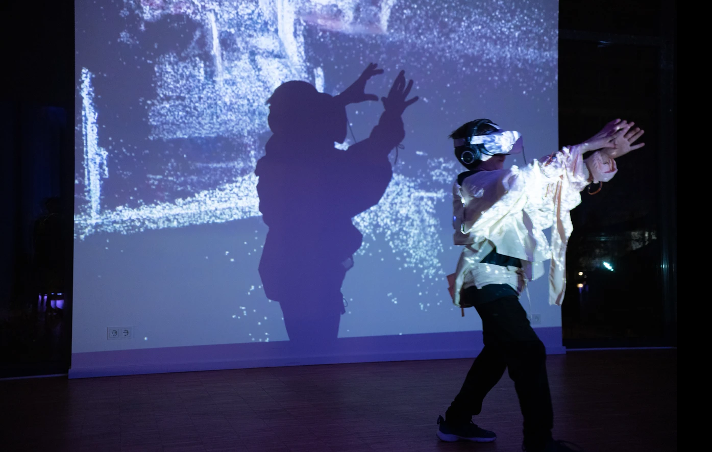 Shake That Button – Alternative controllers, video game installations ...