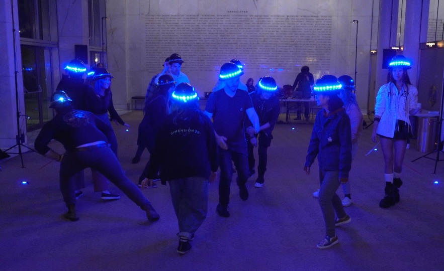 Synch.Live – Shake That Button